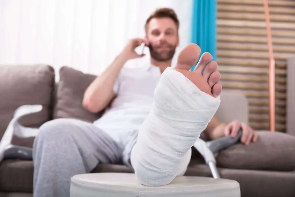 Broken foot in a cast : 5 sports you can play | PiedRéseau